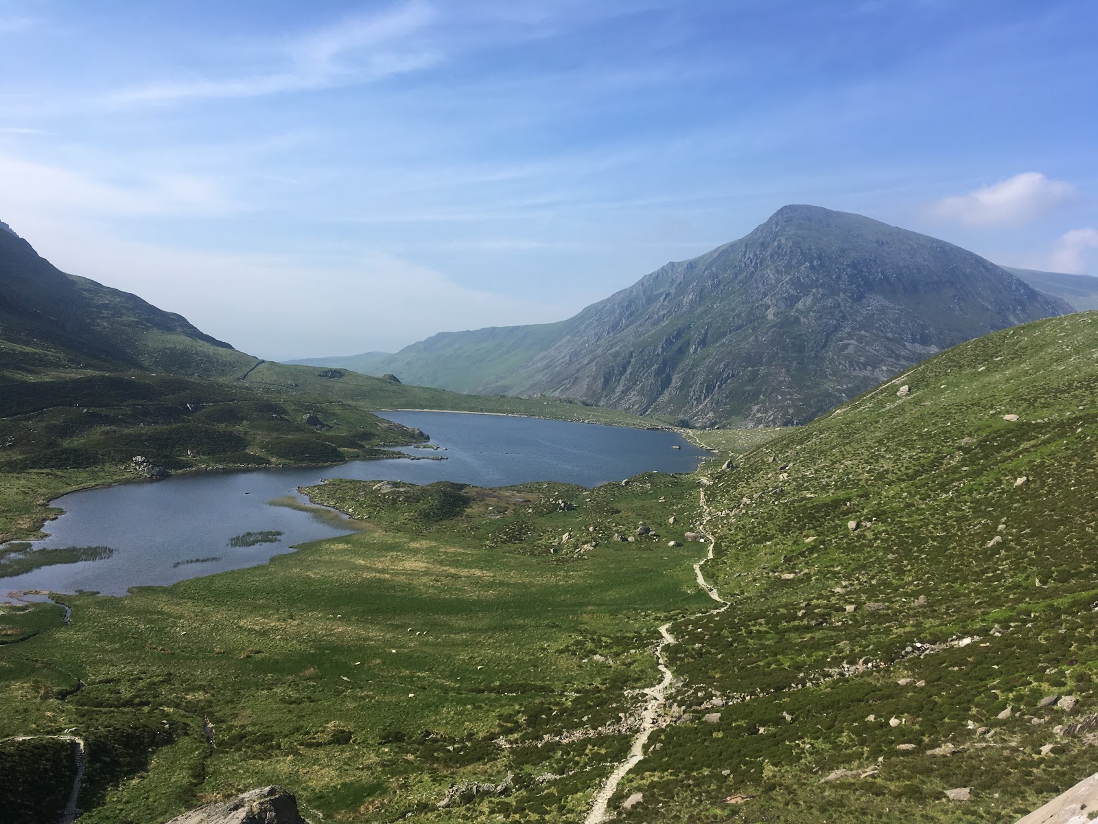 Hot Rock Climbing on Idwal Slabs – Mountain Lifestyle