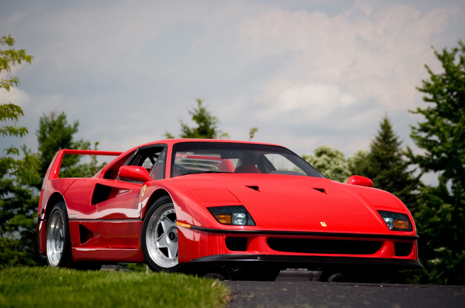 Ferrari F40 (19 fotos)