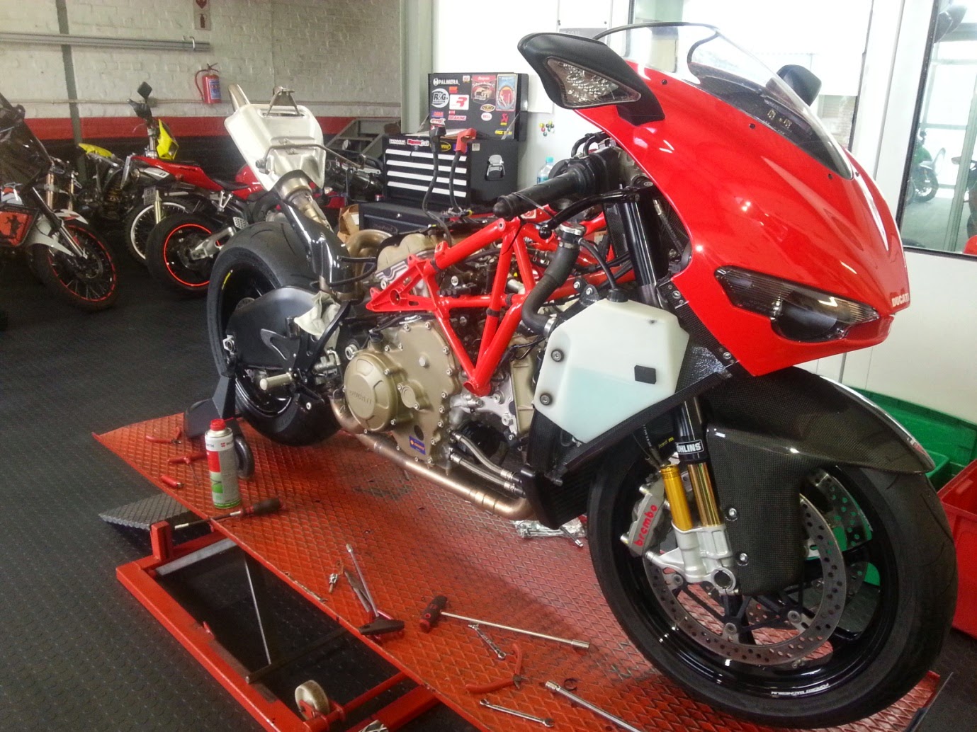 Superbike Solutions: Ducati Desmosedici RR