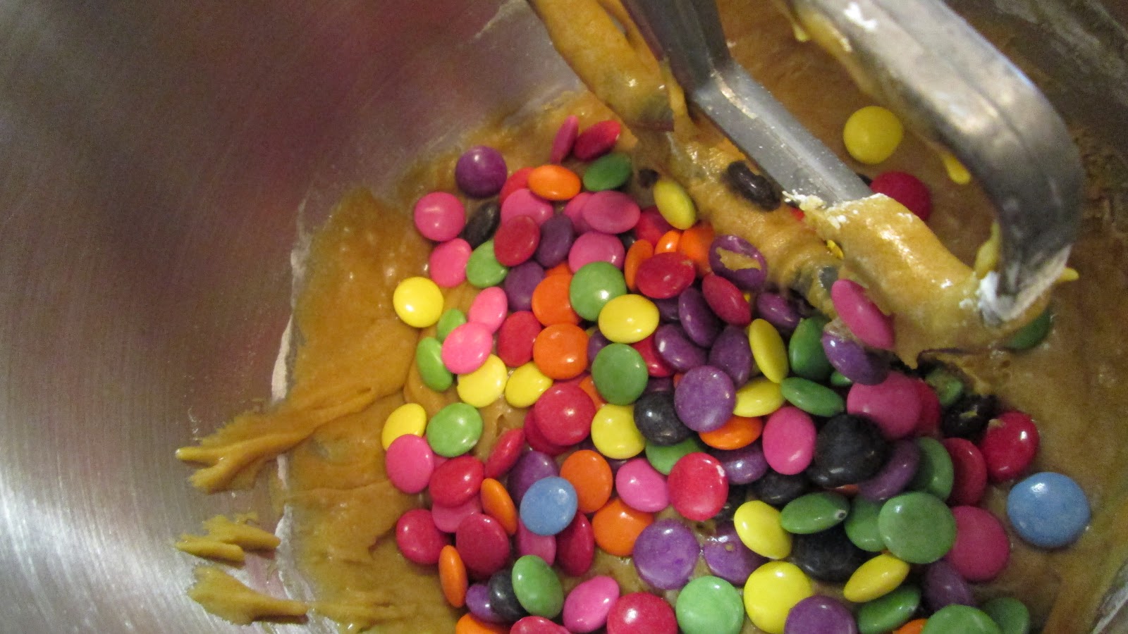 kiss cookbook: Study Time Smartie Cookies