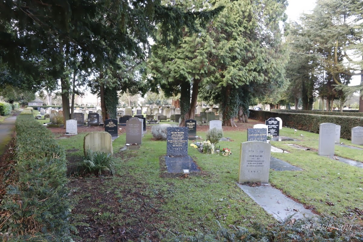 The Church Explorer: Wolvercote Cemetery