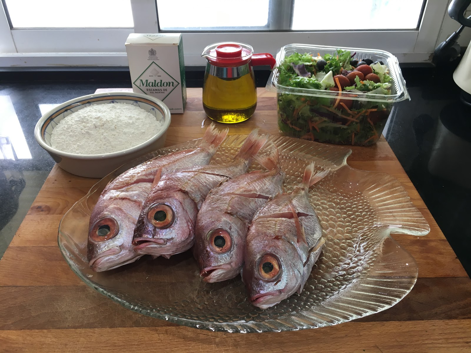 Entre punto y hecho: Pescado de roca frito al estilo canario.