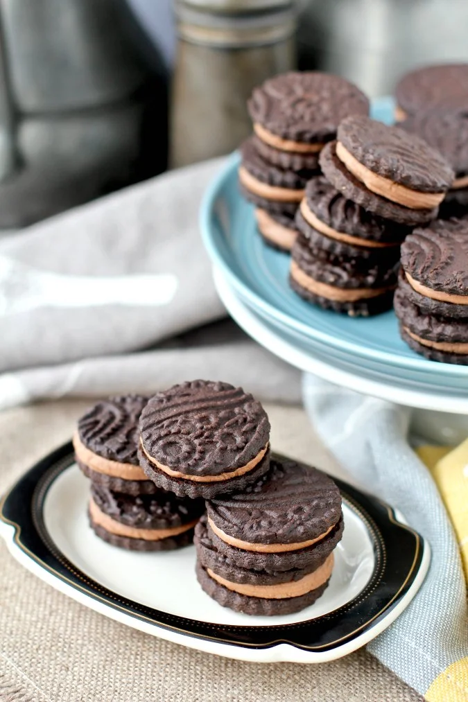 Copycat Oreo Chocolate Creme Cookies | Karen's Kitchen Stories