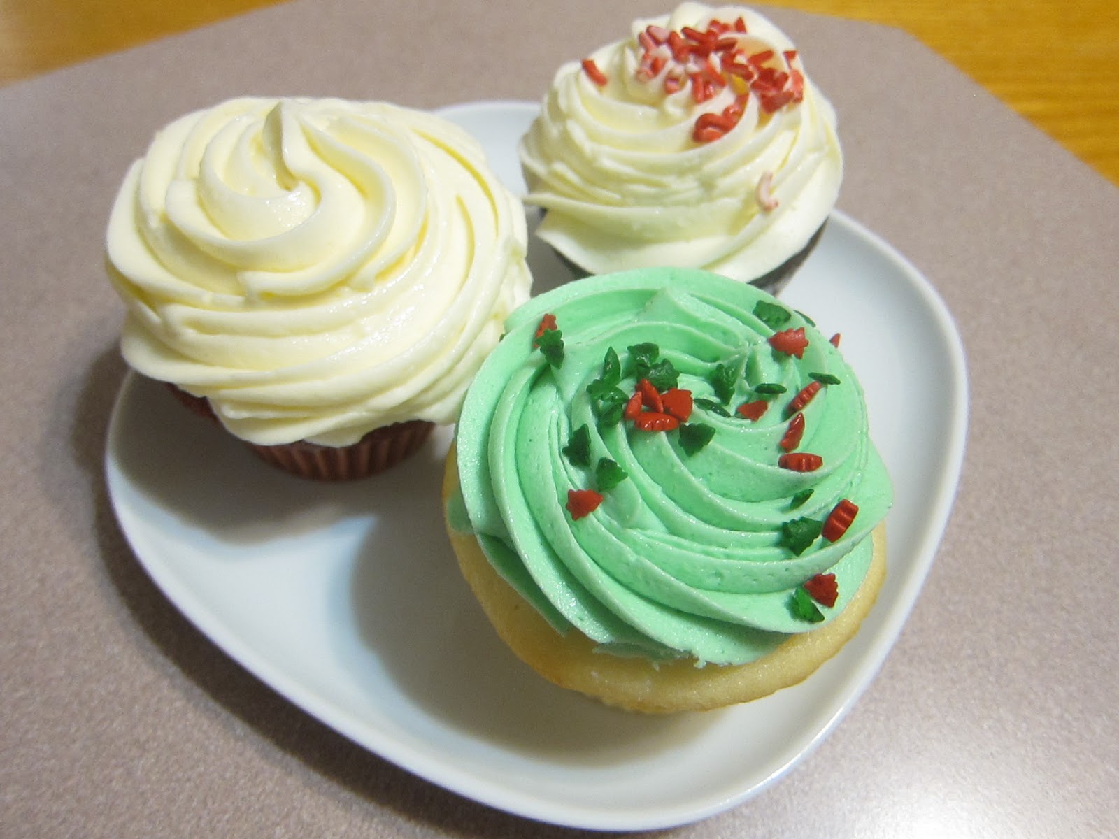 hello saskatoon: Just a Taste: Crave Cupcakes