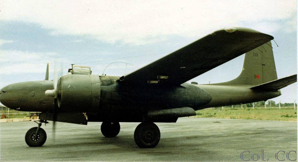 "OLDIES" DA FAP - DOUGLAS B-26B "INVADERS" E UM BEECHCRAFT (Actualizado ...