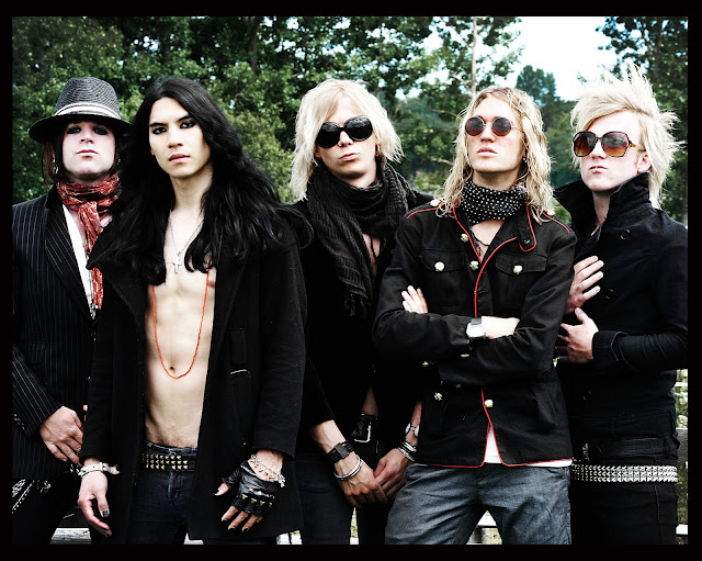 Glimmering Diamonds: Vains of Jenna music video