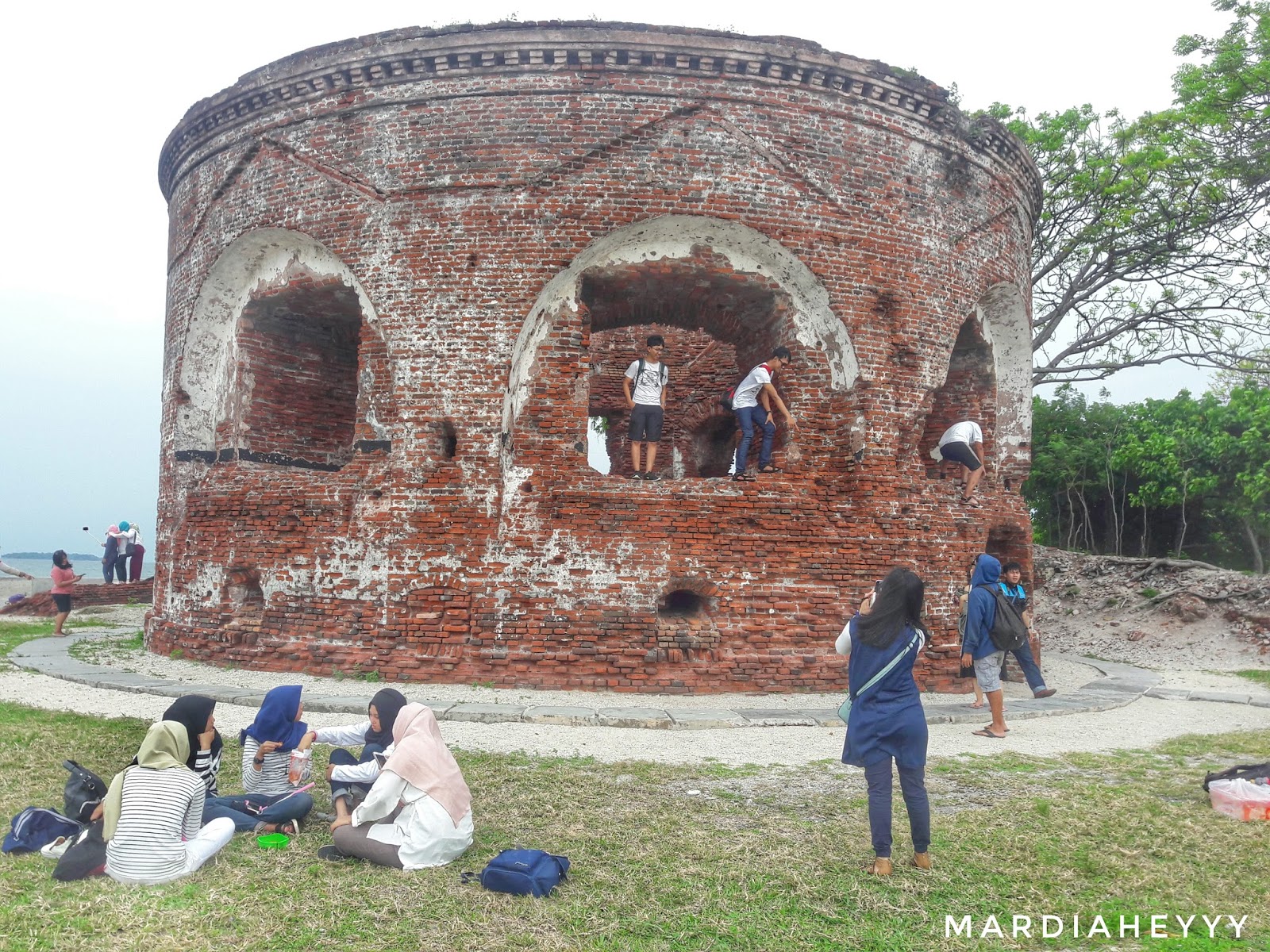 Explore Kepulauan Seribu (Pulau Kelor, Pulau Onrust, Pulau Cipir ...