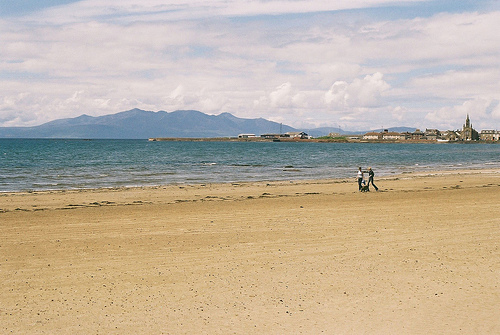 Across The Kitchen Table: The Prettiest Girl On Saltcoats Beach