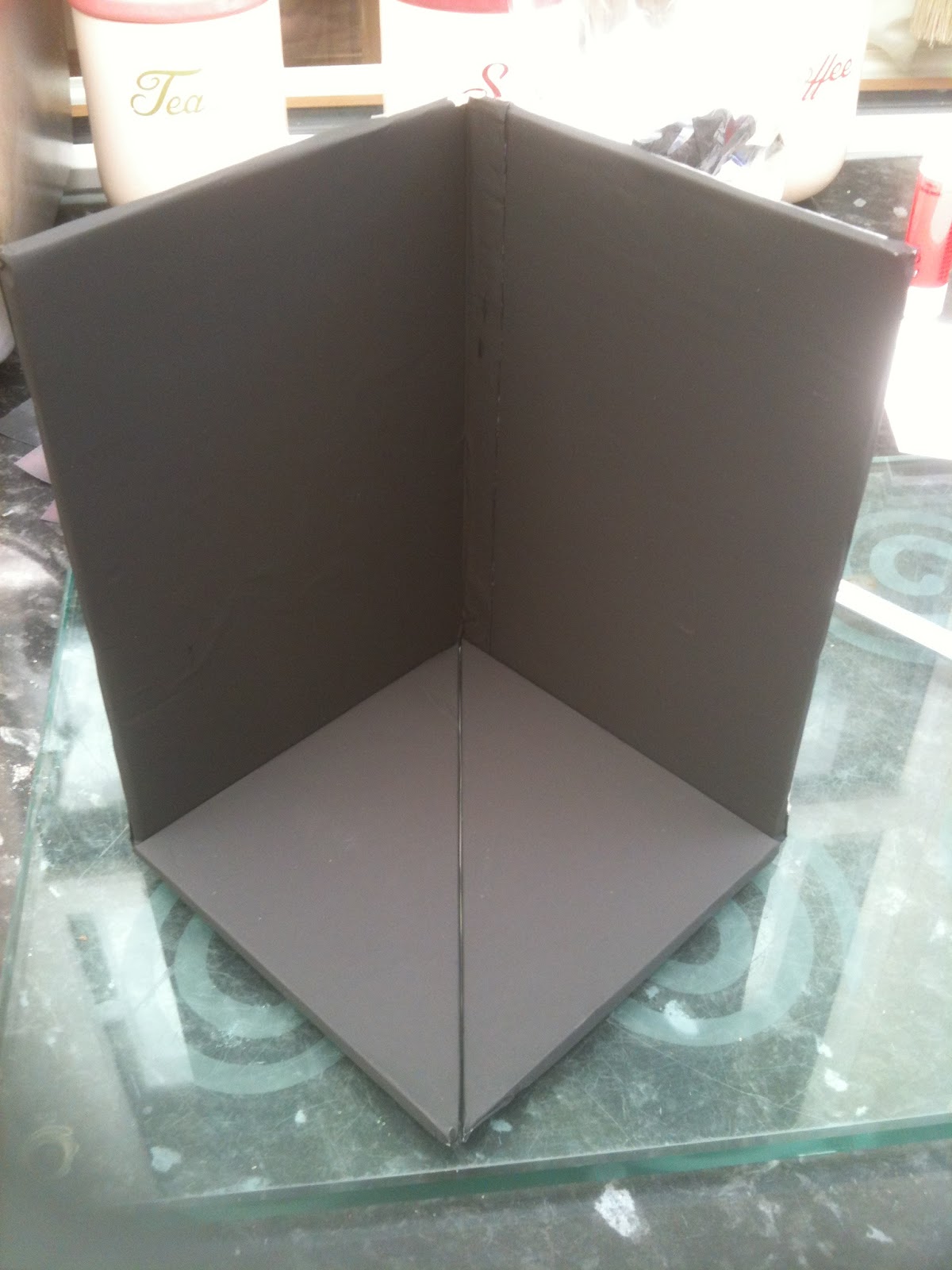 Scale Model Workbench: D.I.Y Photo Booth