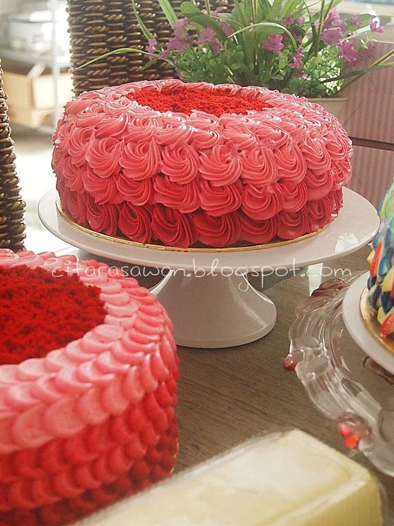 Red Velvet Ombre Cake ~ Must Read!