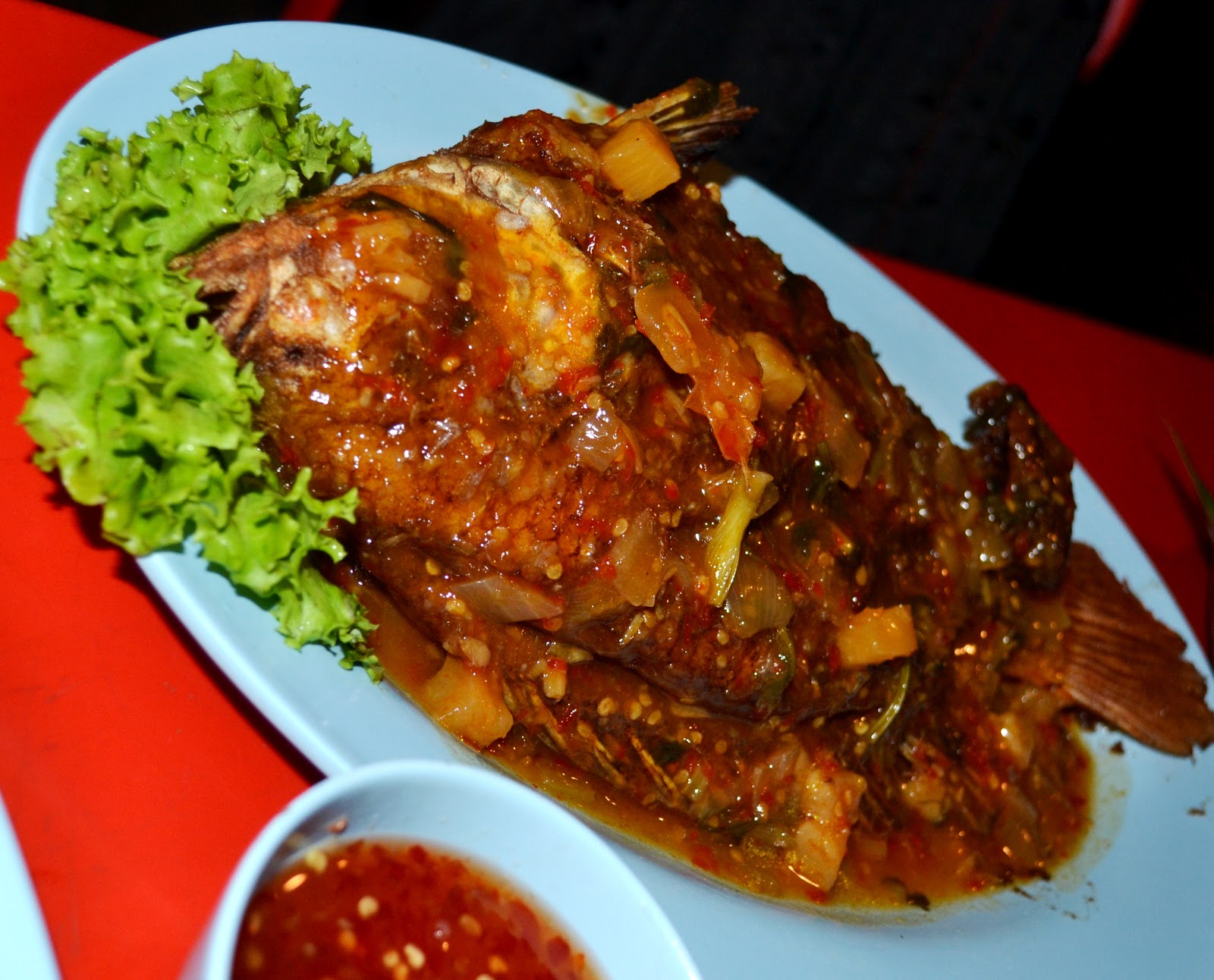 AKU JALAN AKU MAKAN: RESTORAN TASIK IDAMAN