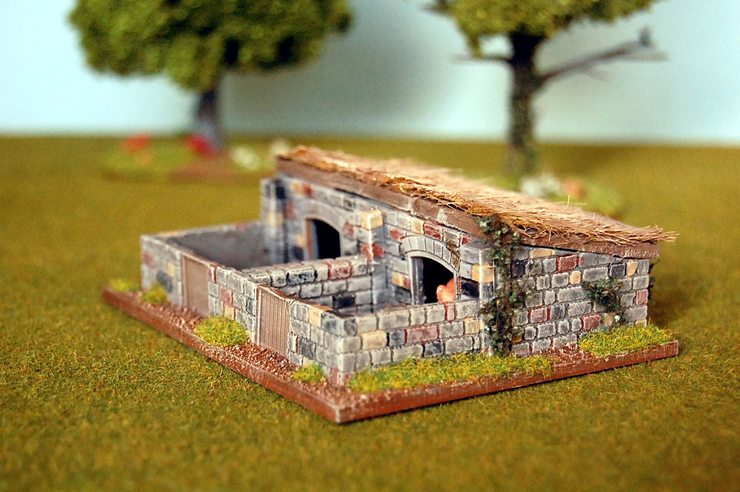 Miniature Minions: HO scale buildings with Linka