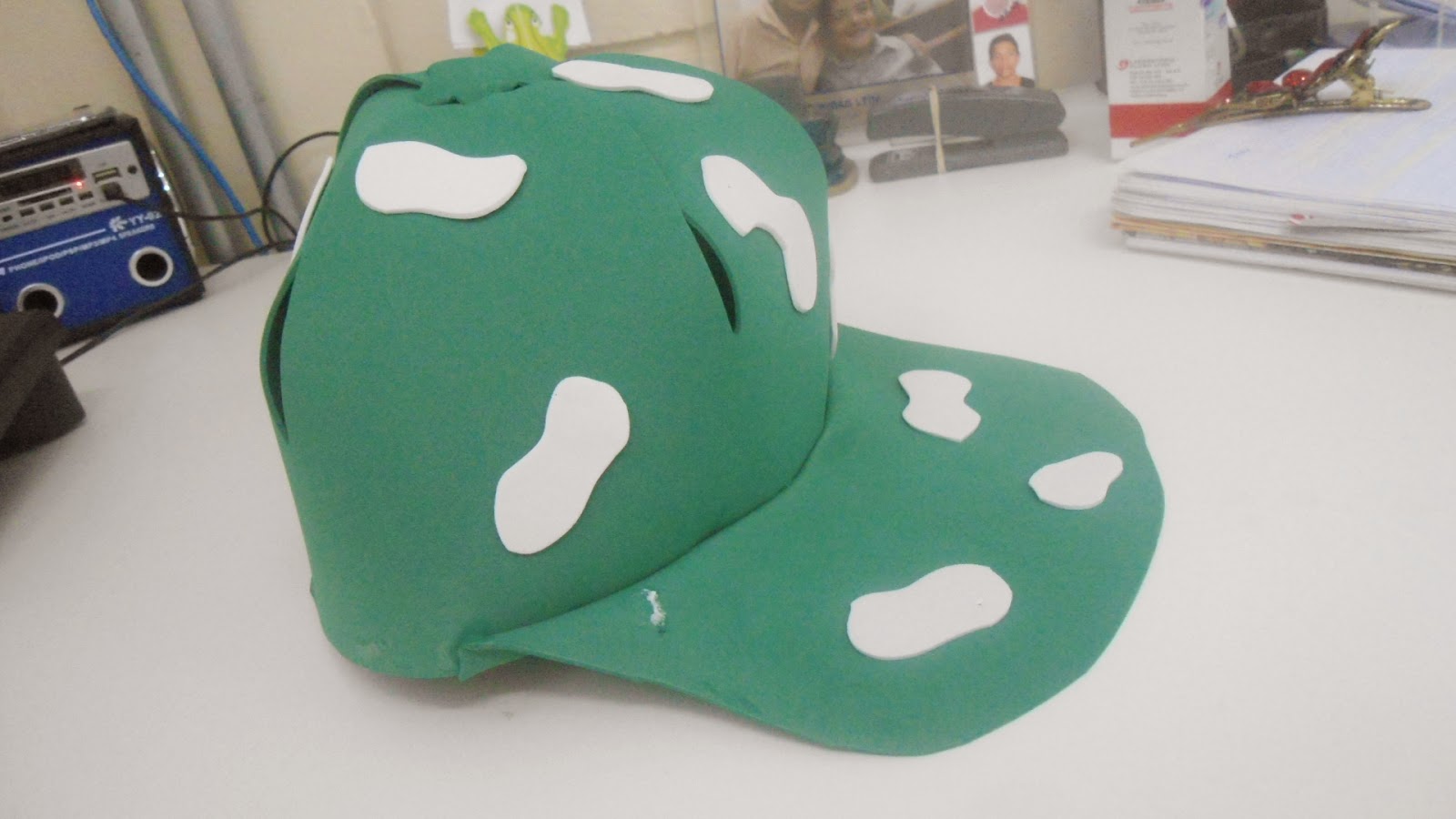 COMPARTILHANDO IDÉIAS COM A TIA ANGELA: BONÉS FEITOS DE EVA