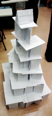 Gestão e Negócios: Dinâmica da Torre de Papel