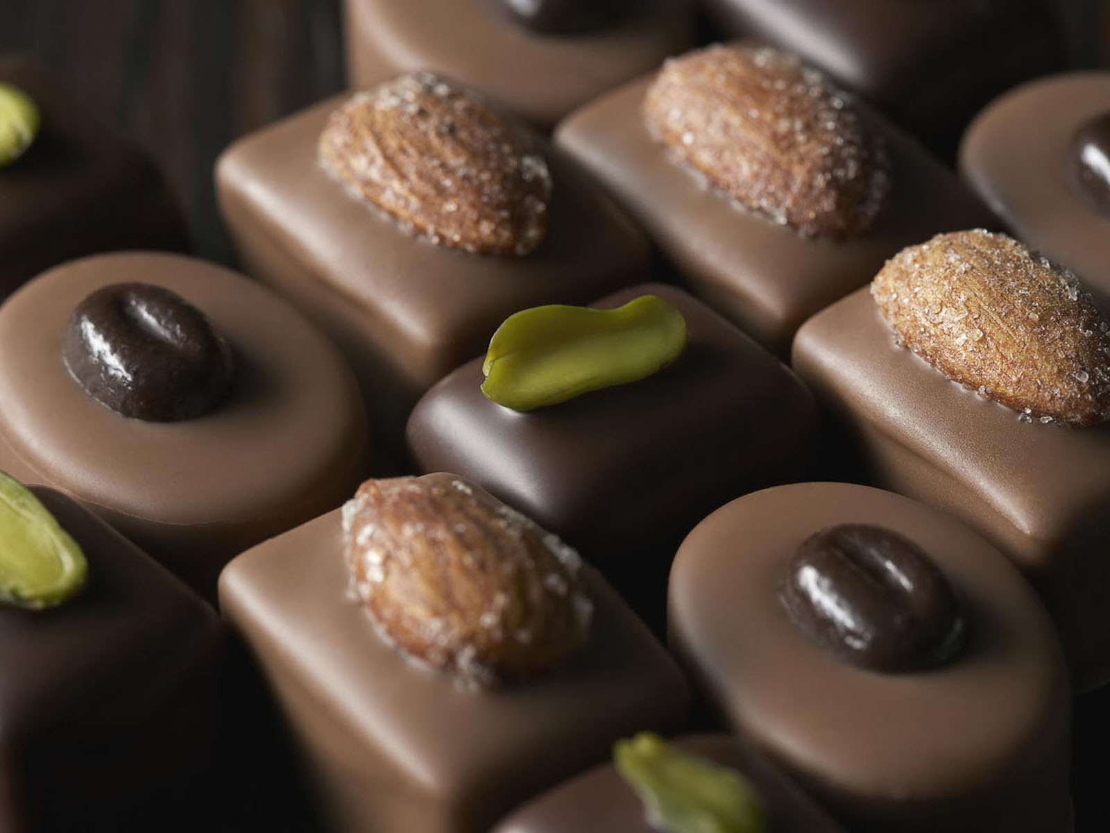 wallpaperindigo: Candy With Mixed Nuts