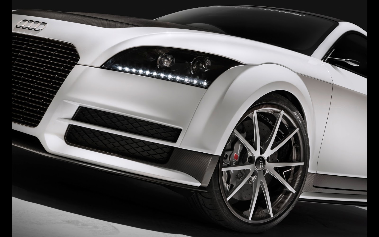 Modern Cars: Audi TT ultra quattro 2013