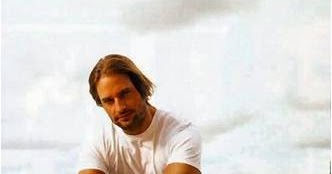 Soft feet: Josh Holloway