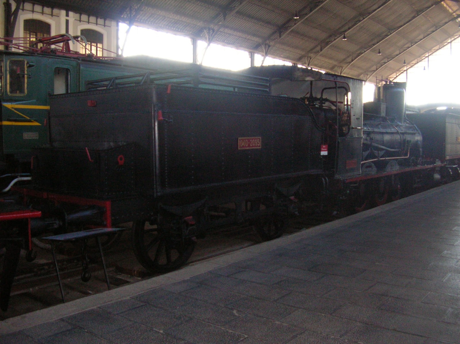 Renfe serie 443 "platanito" un tren basculante y singular