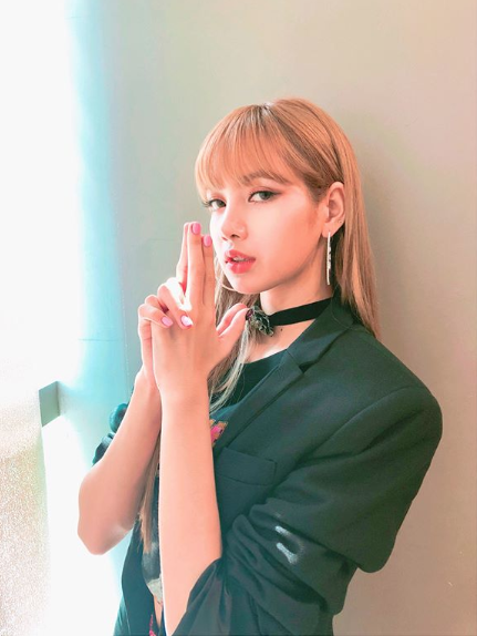 LISA updates Instagram 'Thank You BLINKs'