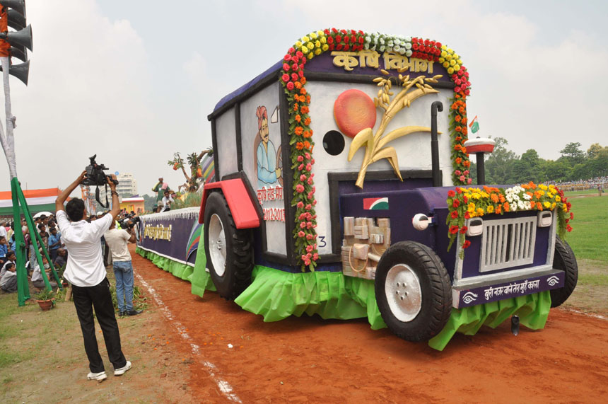 View Patna: Bihar Education Project's float adjudged the best