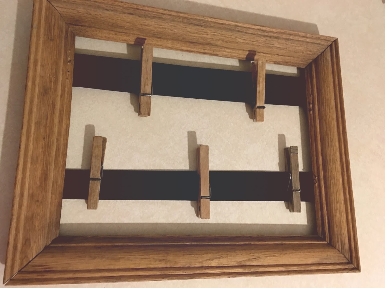 Happily Homemaking 101: DIY accessory holder