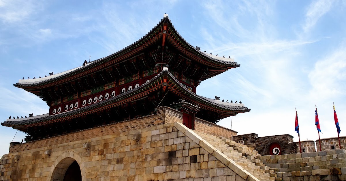 Day Trip out of Seoul ~ Suwon (수원) - Travellerelf