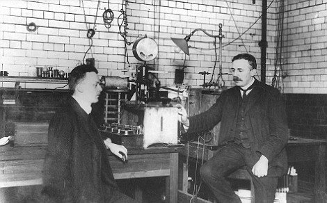 Descubriendo F&Q: ERNEST RUTHERFORD Y EL DESCUBRIMIENTO DE LA ...