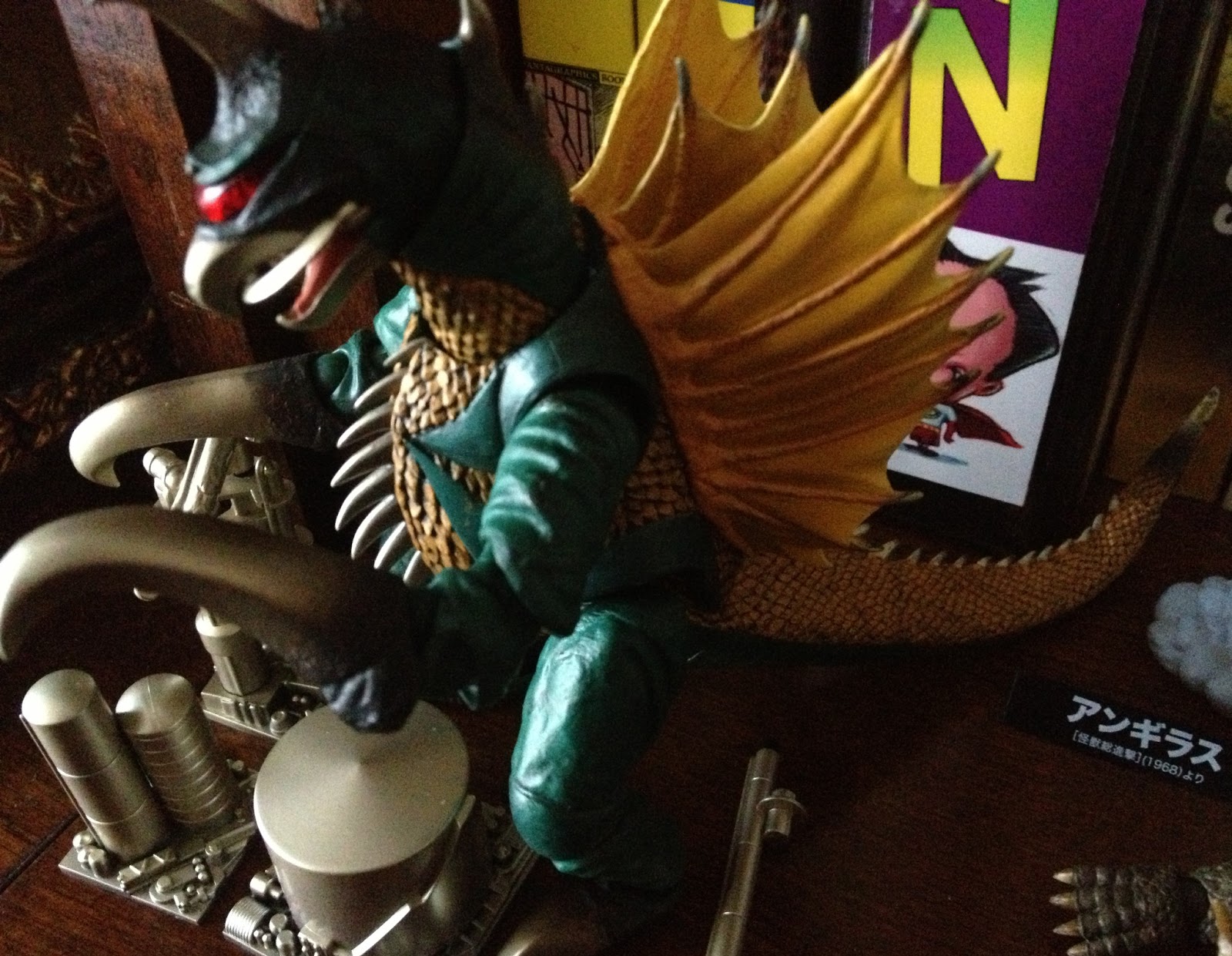 the sphinx: Revoltech Gigan figure (Kaiyodo)