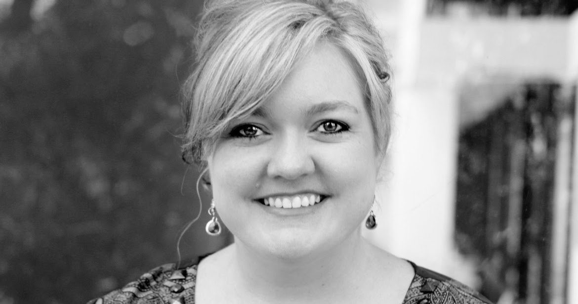 Conheça o autor: Colleen Hoover. - Livros & Tal