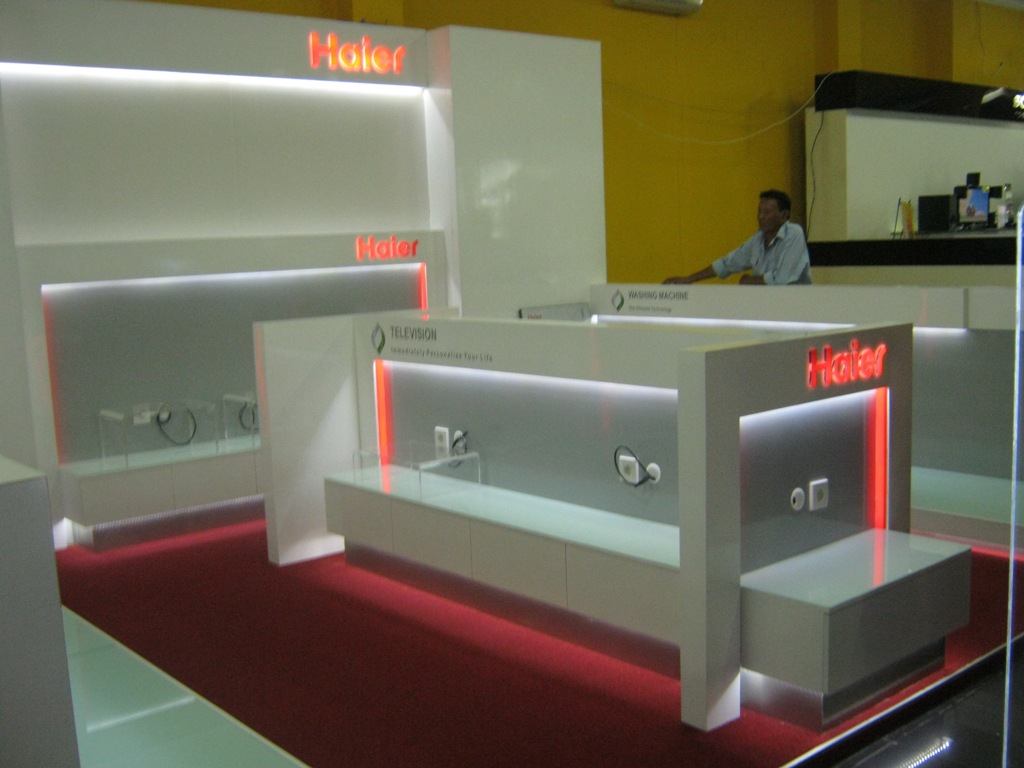 ESA Creative Company: Booth for Haier Shop Display Atlanta, Semarang