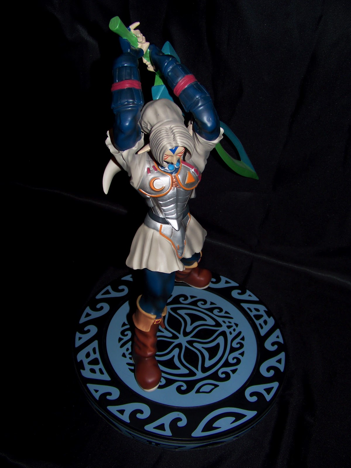 amidala's world: Statue de FIERCE DEITY LINK du jeu ZELDA par PUZZLE ...
