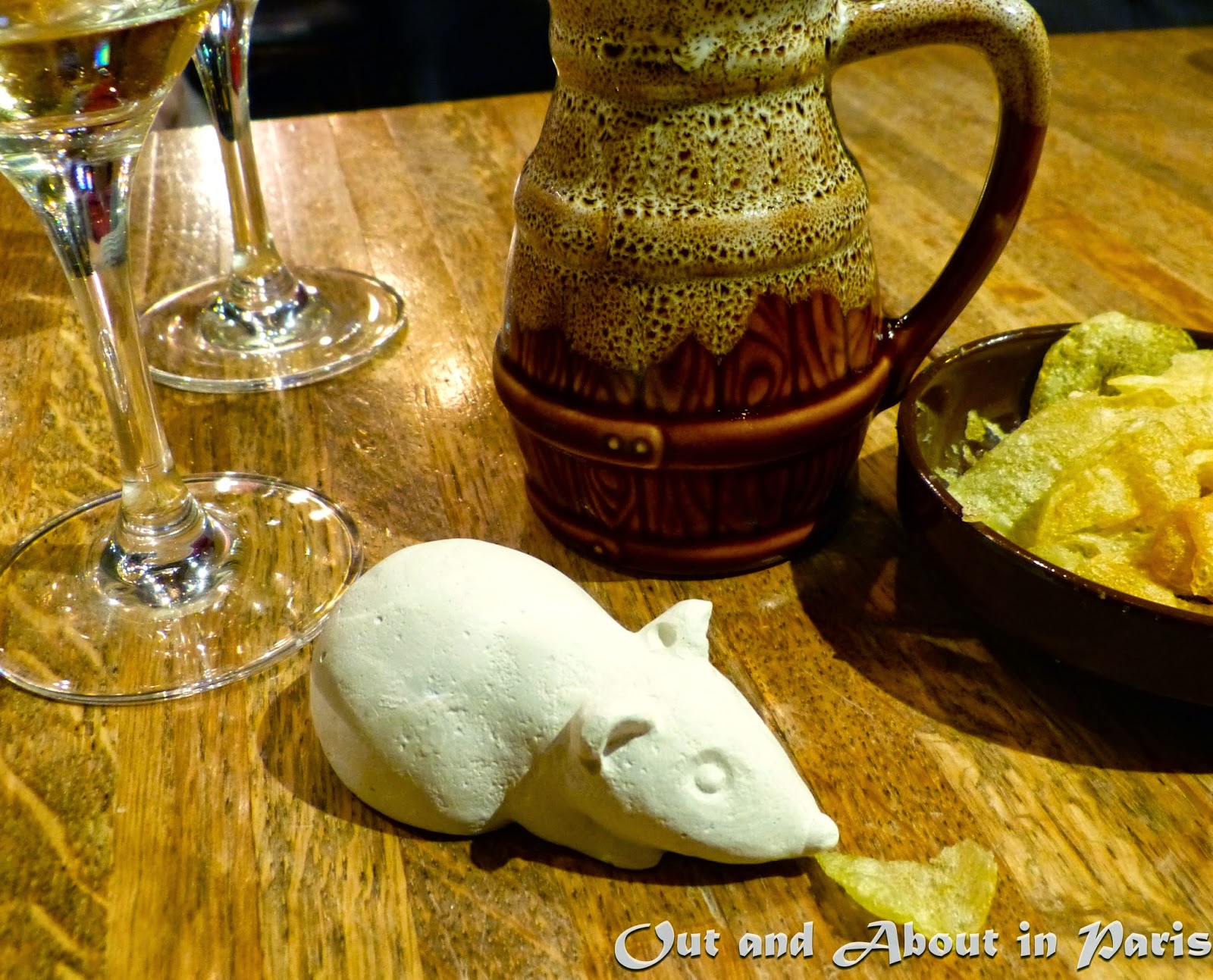 Paris te souris... Solved: The mystery of the white mice!
