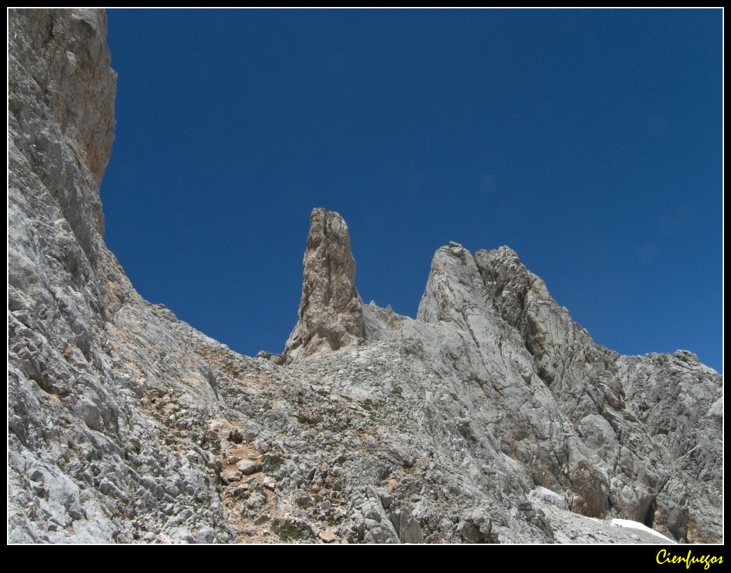 Caleyando con Cienfuegos: Collada Bonita por el Valle de las Moñetas
