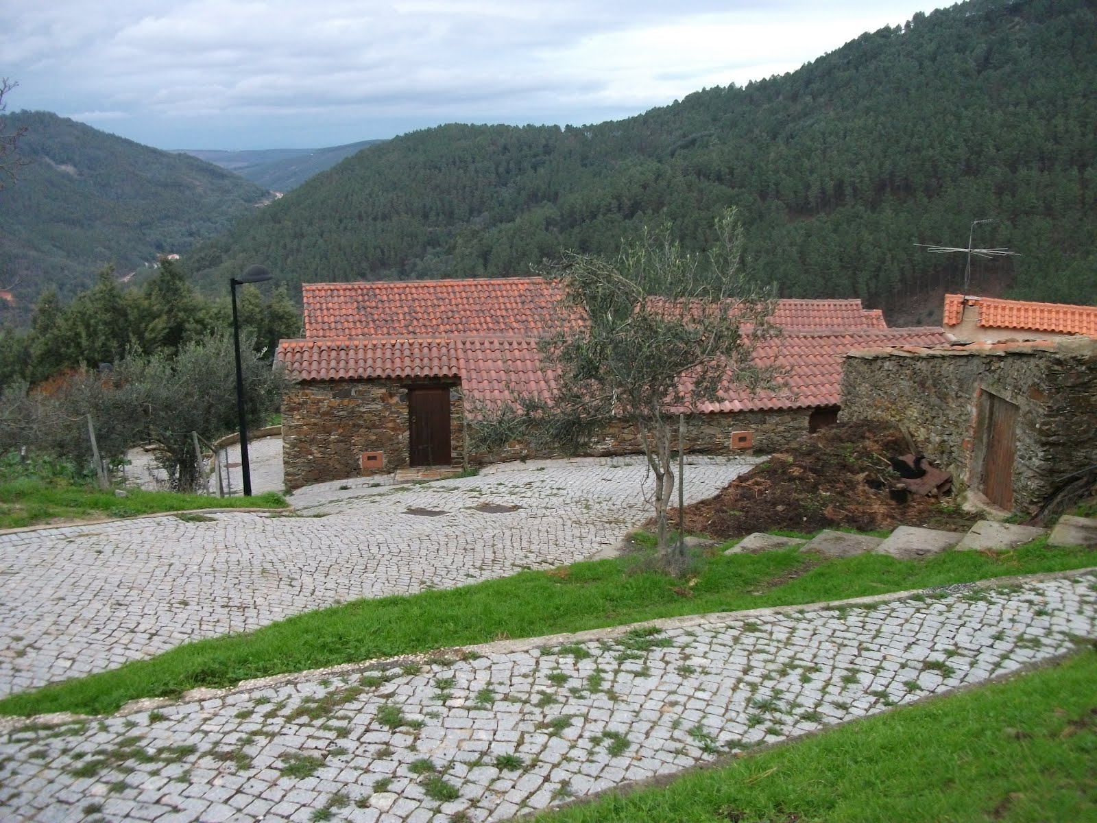 Portal AuToCaRaVaNiStA: COMAREIRA E AIGRA NOVA - GÓIS