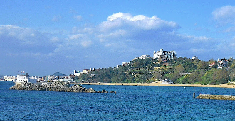 playas y paseos por la costa: PLAYAS DE SANTANDER EN LA BAHIA DESDE LA ...