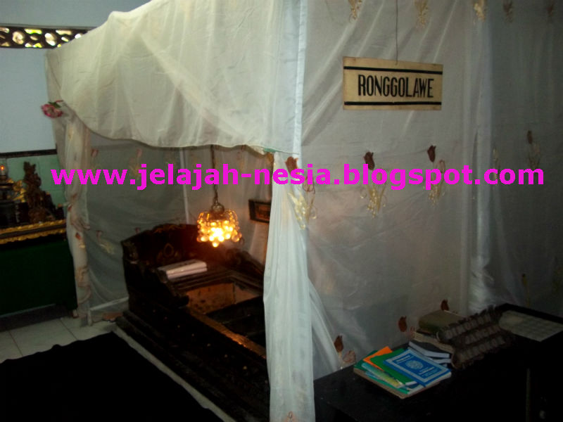 Misteri Tentang Makam Ronggolawe di Tuban - Kompasiana.com