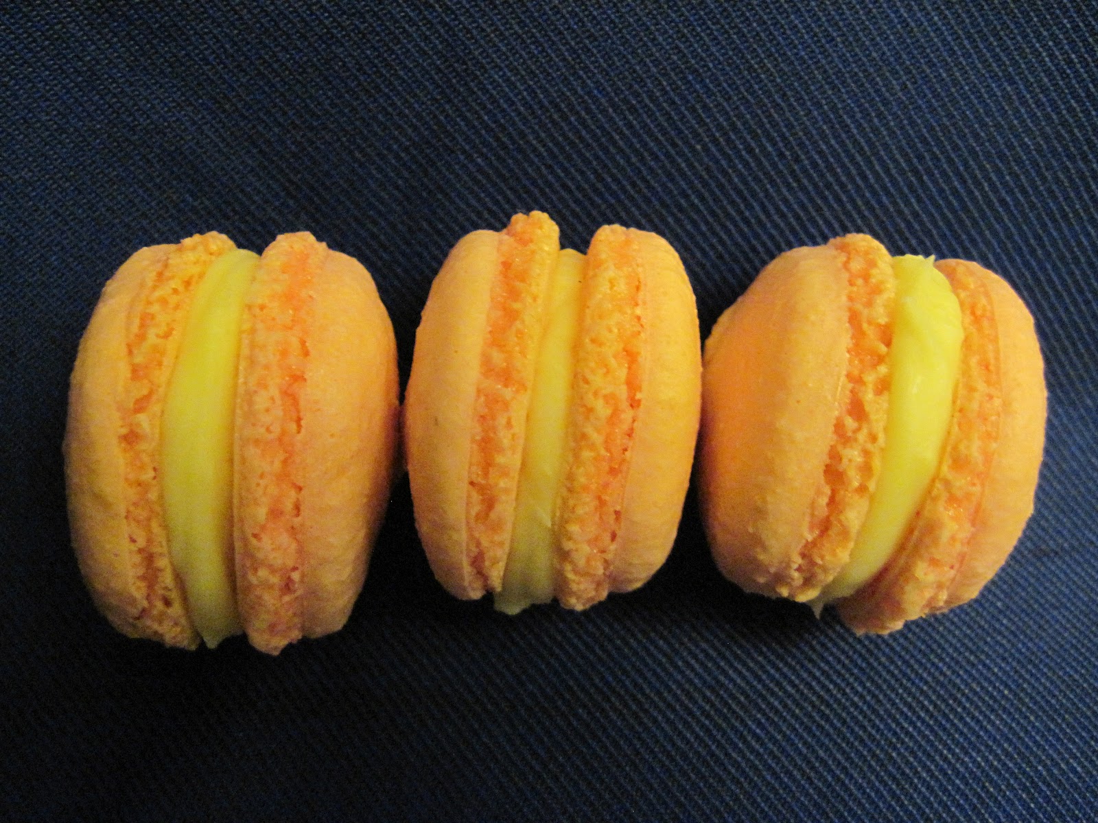 The Sugar Lump: Macarons with White Chocolate Ganache