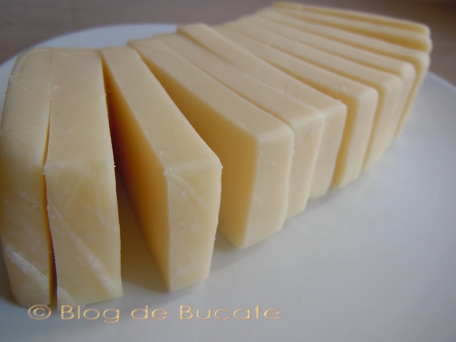 Blog de Bucate: Cascaval pane