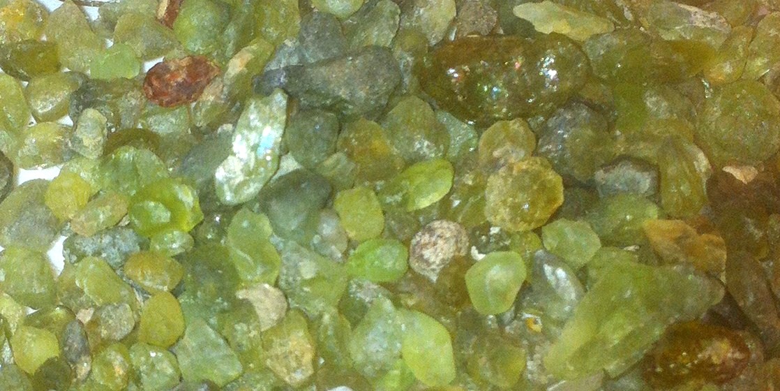 GemHunter's Guide to Finding Peridot Gemstones: Geology of Peridot ...