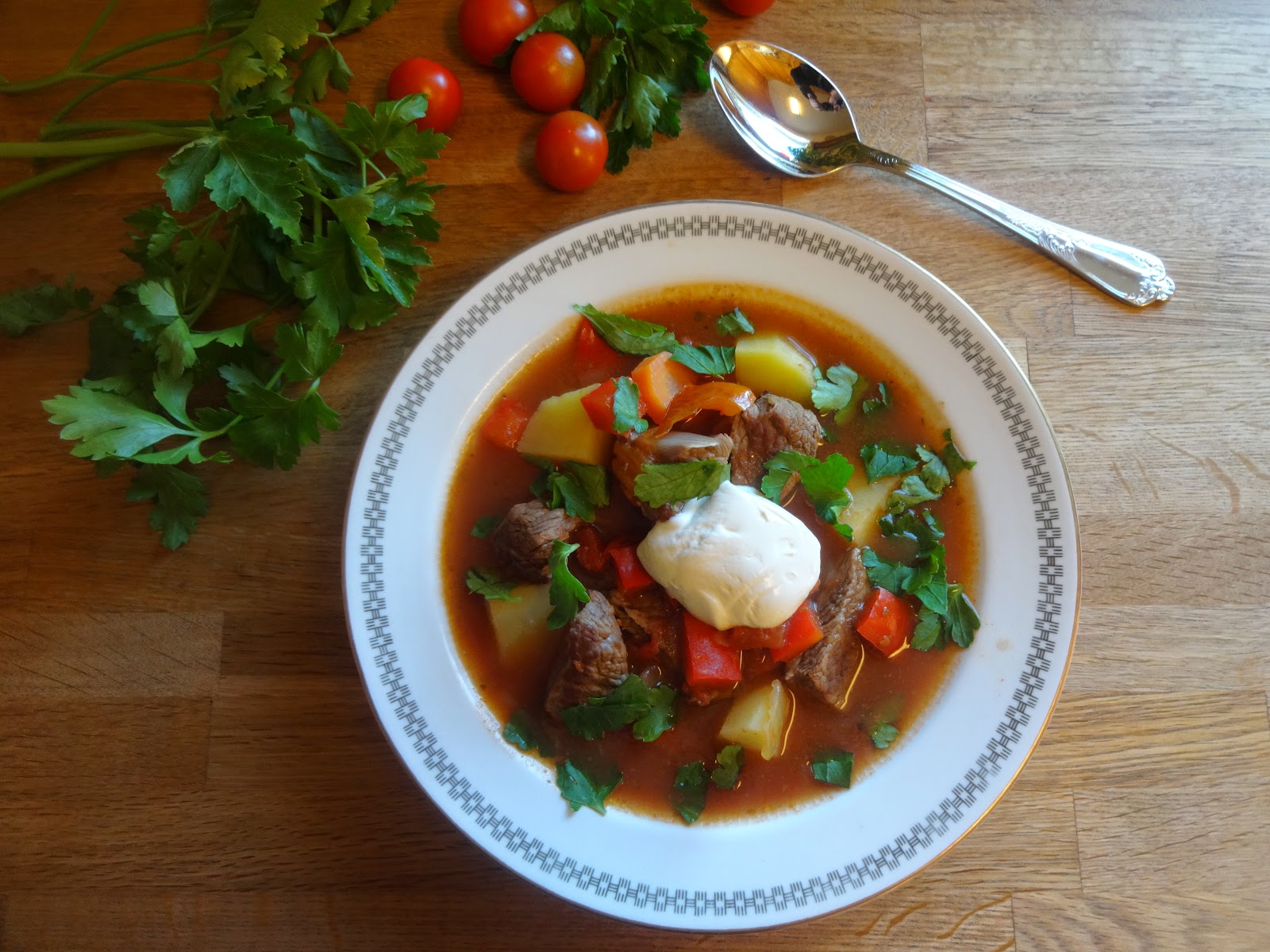 Edels Mat : Gulasjsuppe - Gulyás / Gjetersuppe fra Ungarn