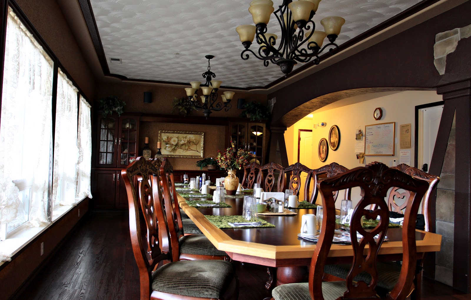 Beehive Homes Assisted Living: Why Beehive Homes? | 5 Reasons