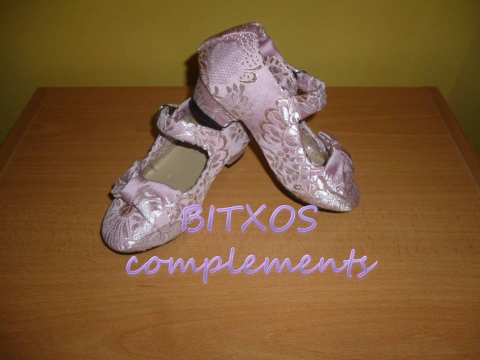 BITXOS: UN FUM DE SABATES PER A FALLERA