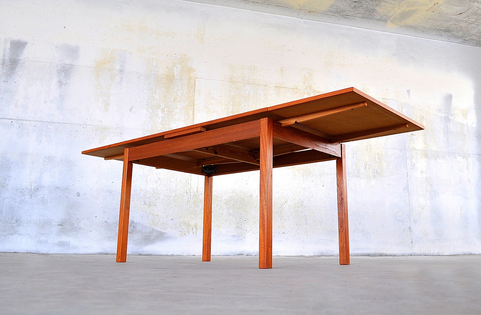 SELECT MODERN: Danish Modern Teak Expandable Dining Room Table