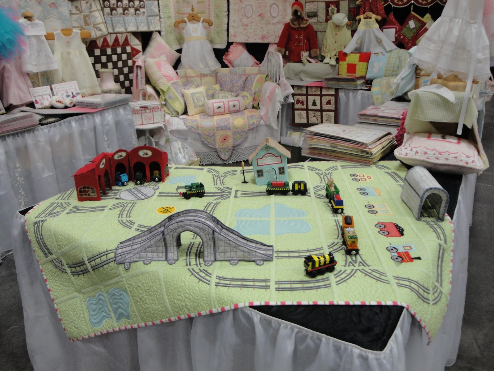 Vaune's Sewing Room: The Sewing and Stitchery Expo.... Day 2