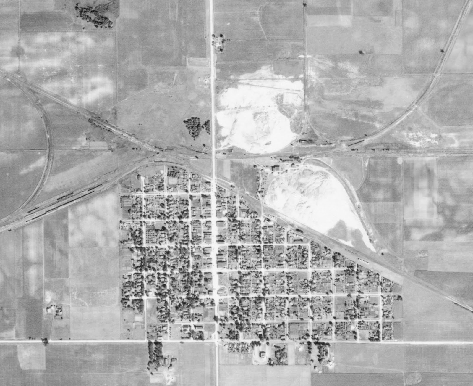 Towns and Nature: Cherry, IL: Milwaukee Depot