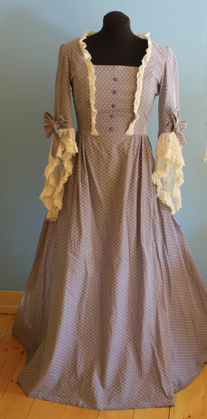 HRH : Historical Fashion