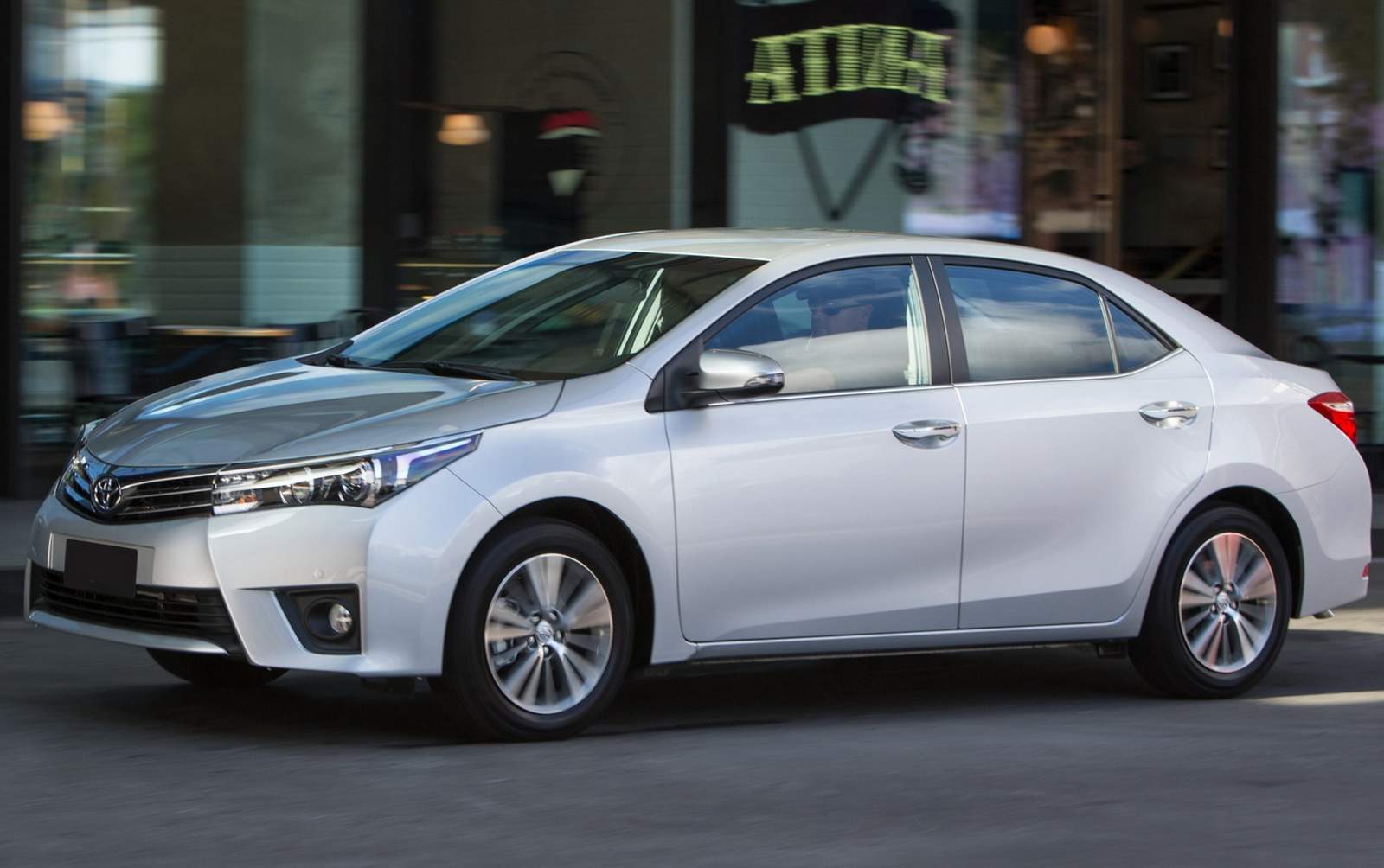 Novo Corolla 2015: preços começam em ~ R$ 70 mil reais