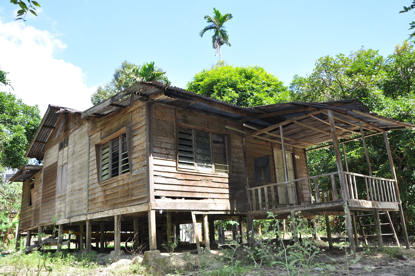 itu ini sana sini: Rumah Usang Yang Perlu Diberi Nafas Baru