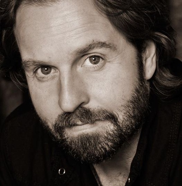 Los Grandes Fotografos: Brian Aris (1946)