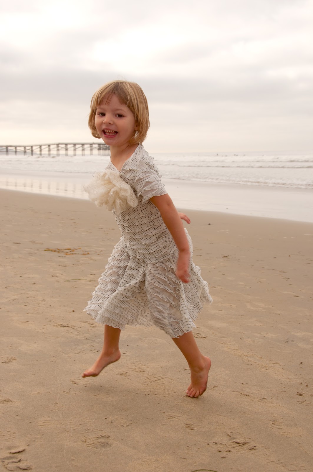 Aesthetic Nest: Sewing: Coastal Curtsy Dresses for the Beach